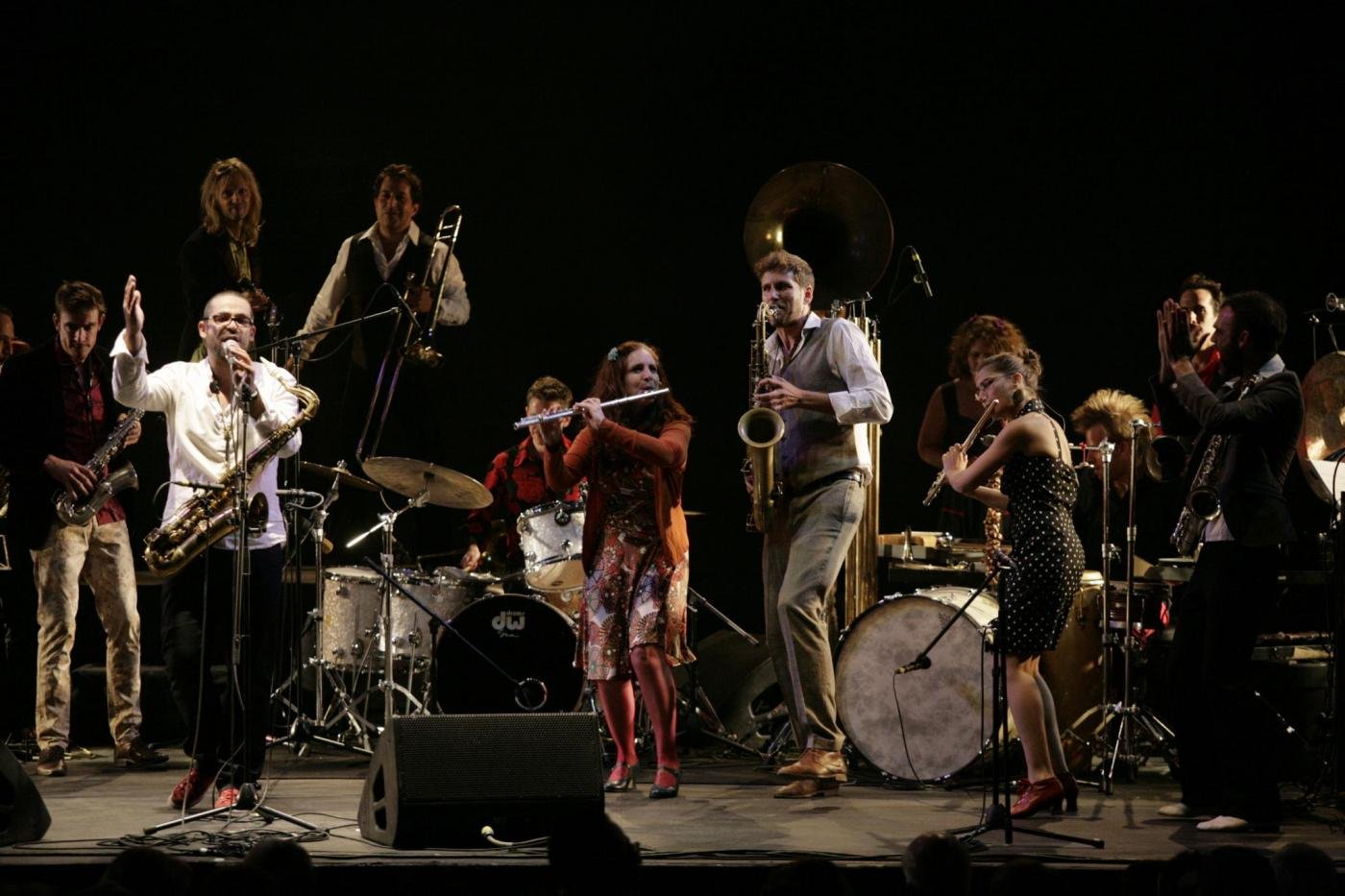 Música del mundo, jazz, rock, electrónica, rap… Surnatural Orchestra ...